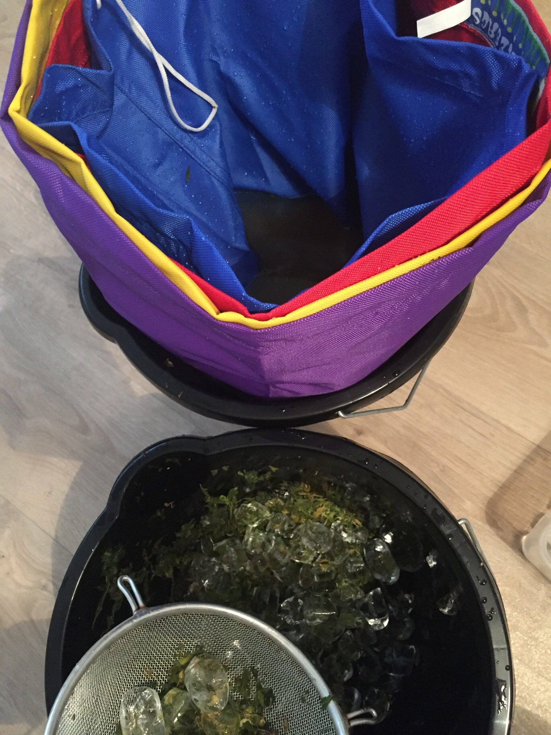 Jak zrobić Bubble Hash? Jak wykorzystać resztki z trimmingu? Metoda z ...