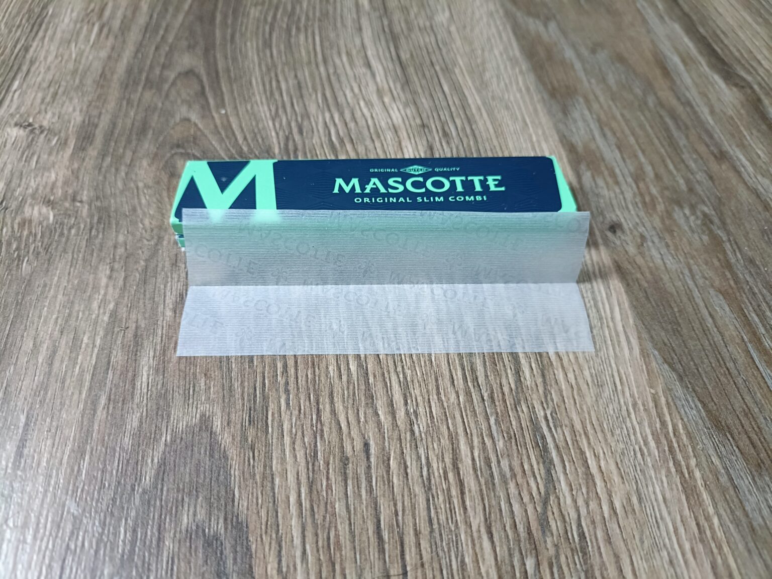 Jak nauczyć się skręcać jointy? Poradnik krok po kroku - Hemplo.pl